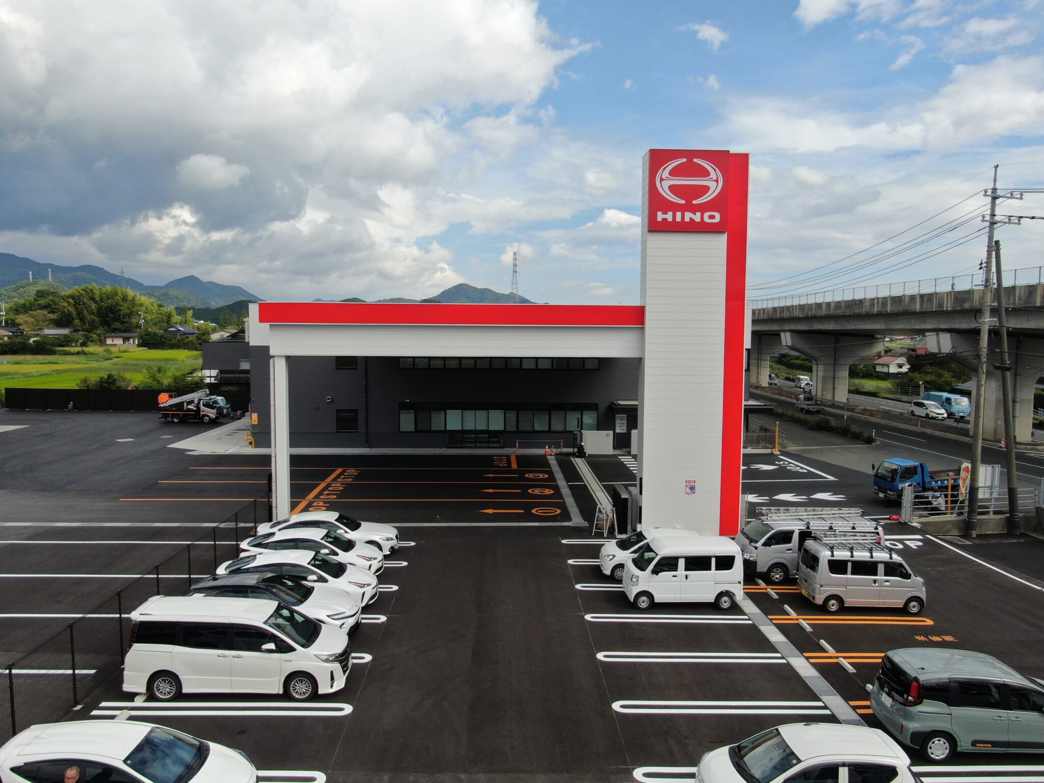 山口日野自動車株式会社 本社・山口支店 竣工式 - 嶋田工業株式会社
